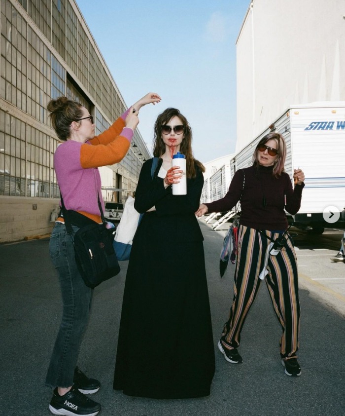 比Emily还迷人！克服厌食症、出过书，关于Lily Collins的6个小故事